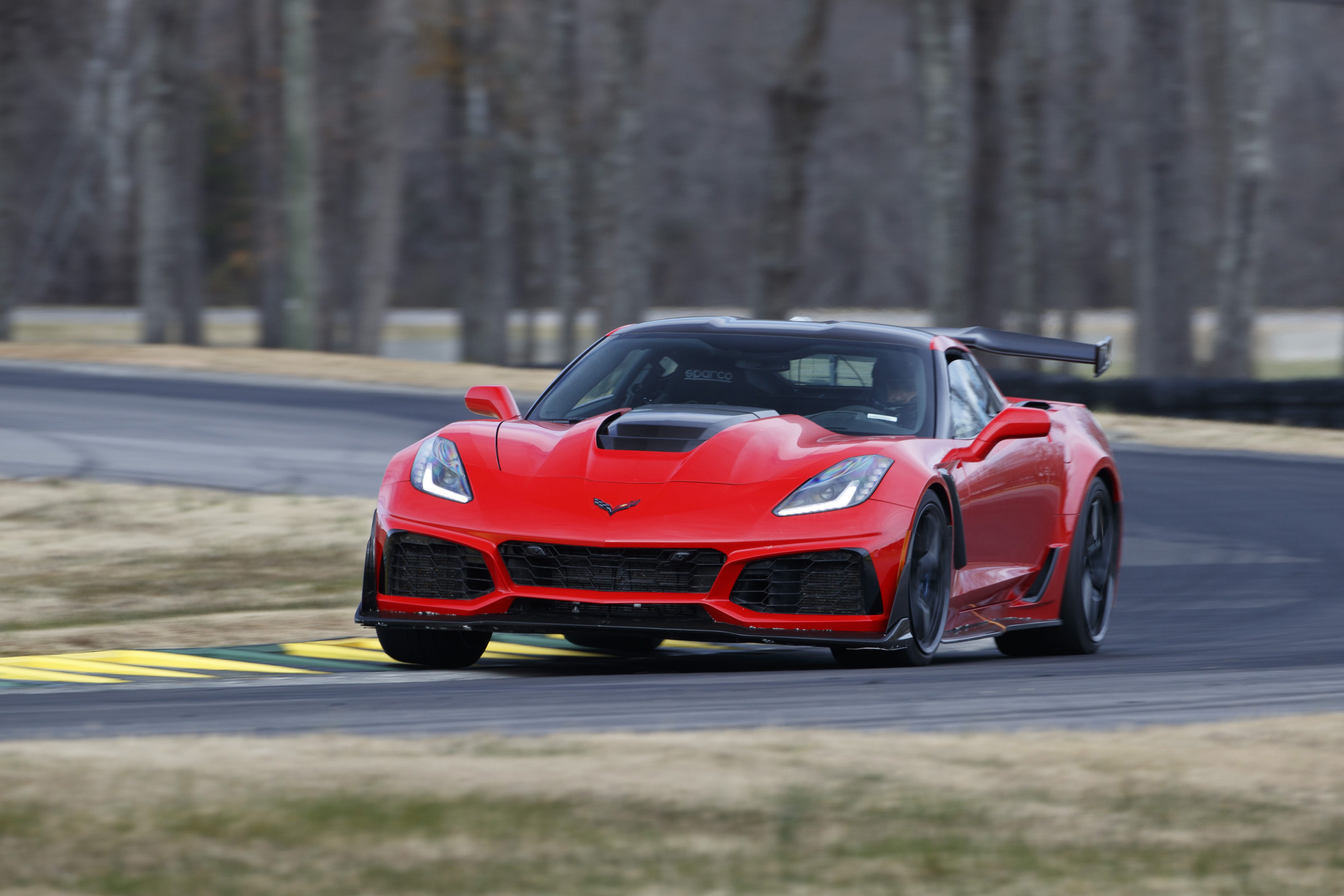 CORVETTE ZR1 SETS LAP RECORD AT VIR!