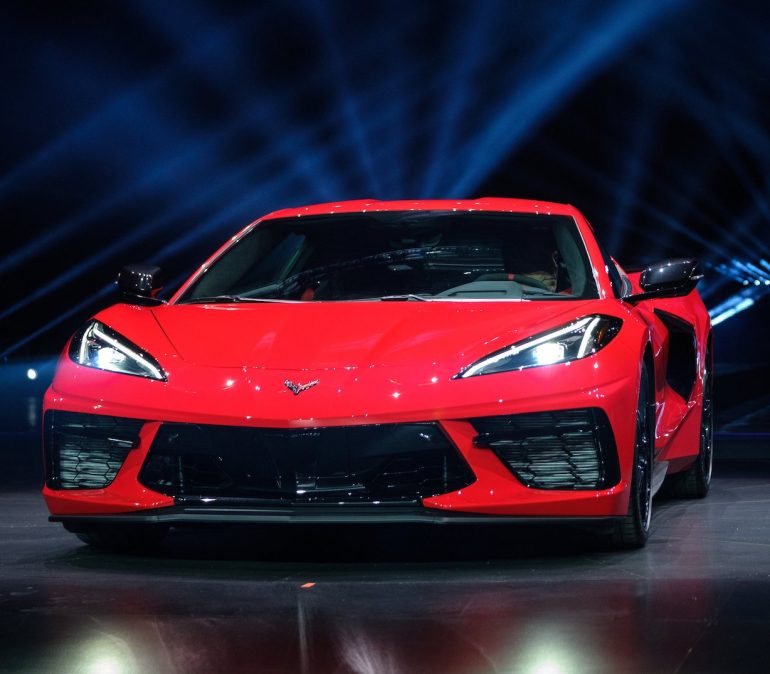 2020 C8 Chevrolet Corvette: Image Gallery & Pictures