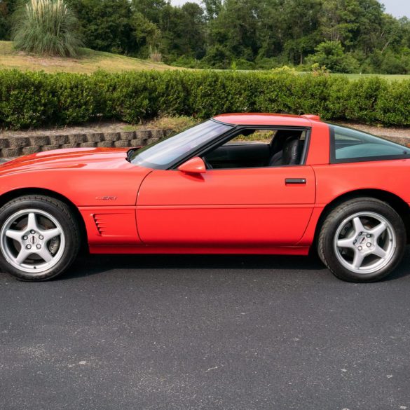 FOR SALE: 26-Mile 1995 Chevrolet Corvette ZR-1