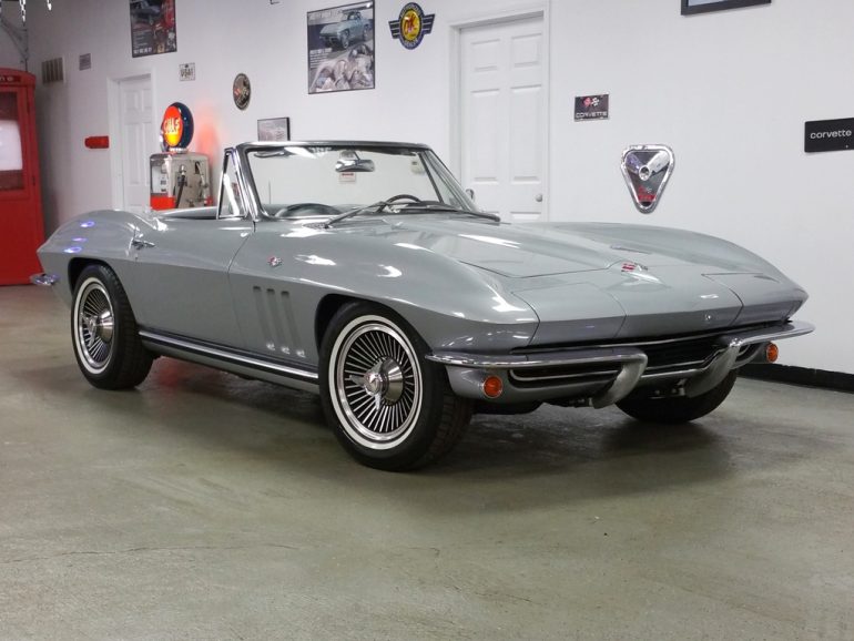 Silver Pearl 1965 Chevrolet Corvette