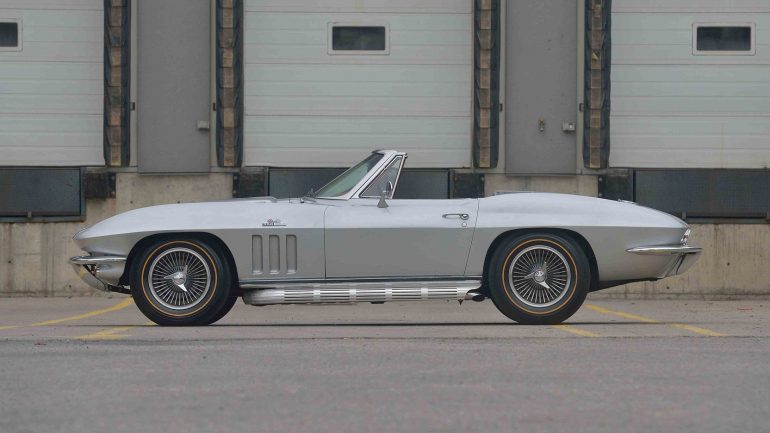 Silver Pearl 1965 Chevrolet Corvette
