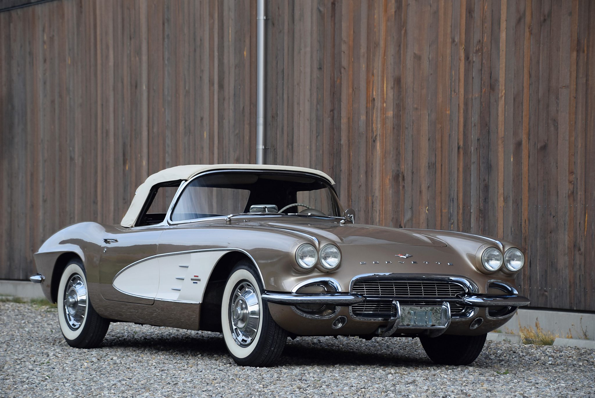 Fawn Beige 1961 Chevrolet Corvette