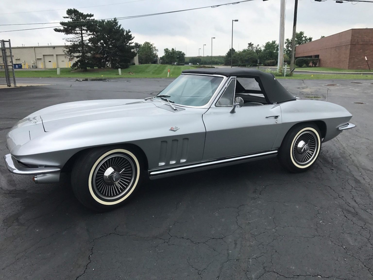 Silver Pearl 1965 Chevrolet Corvette