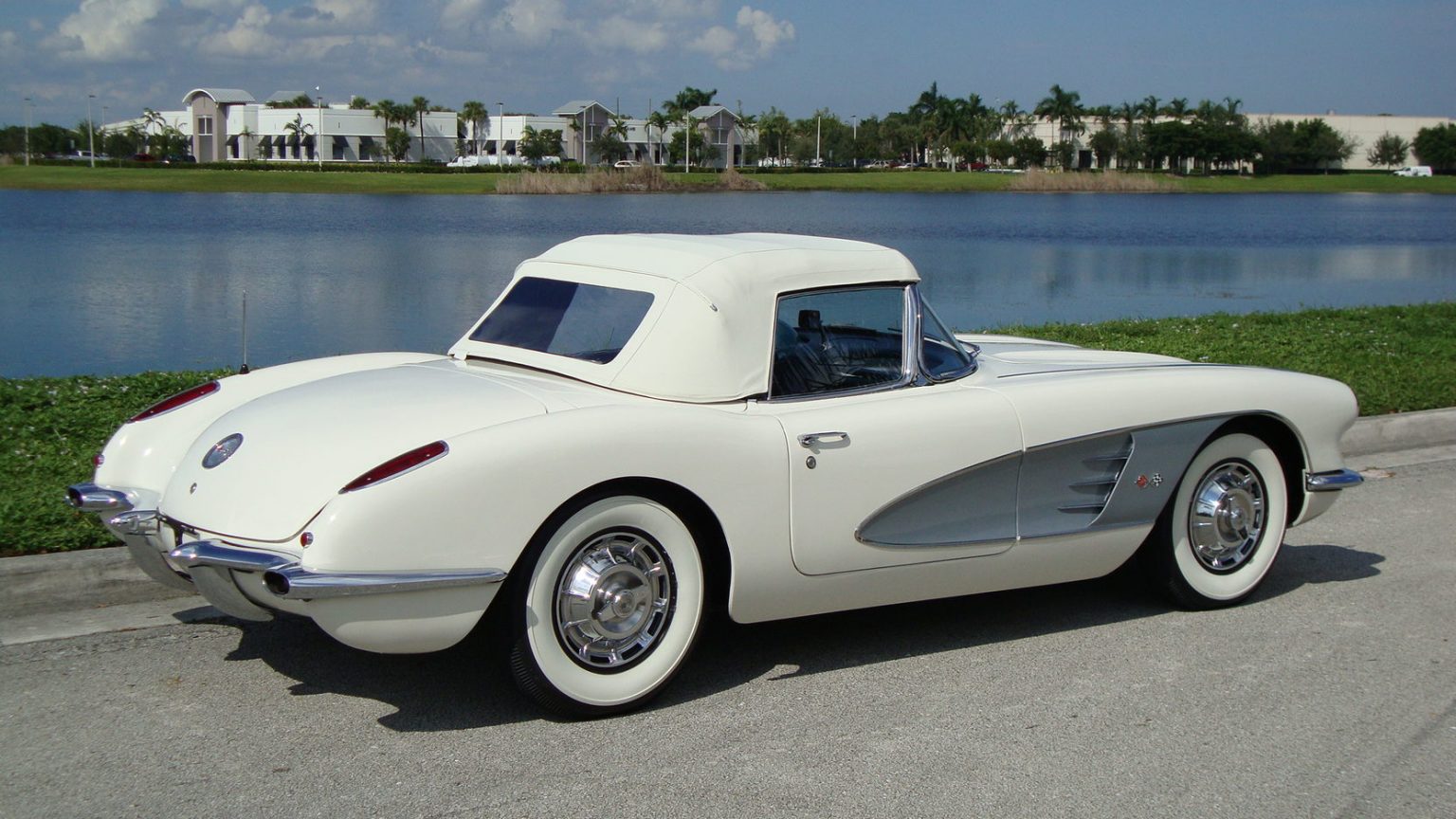 Snowcrest White 1959 Chevrolet Corvette