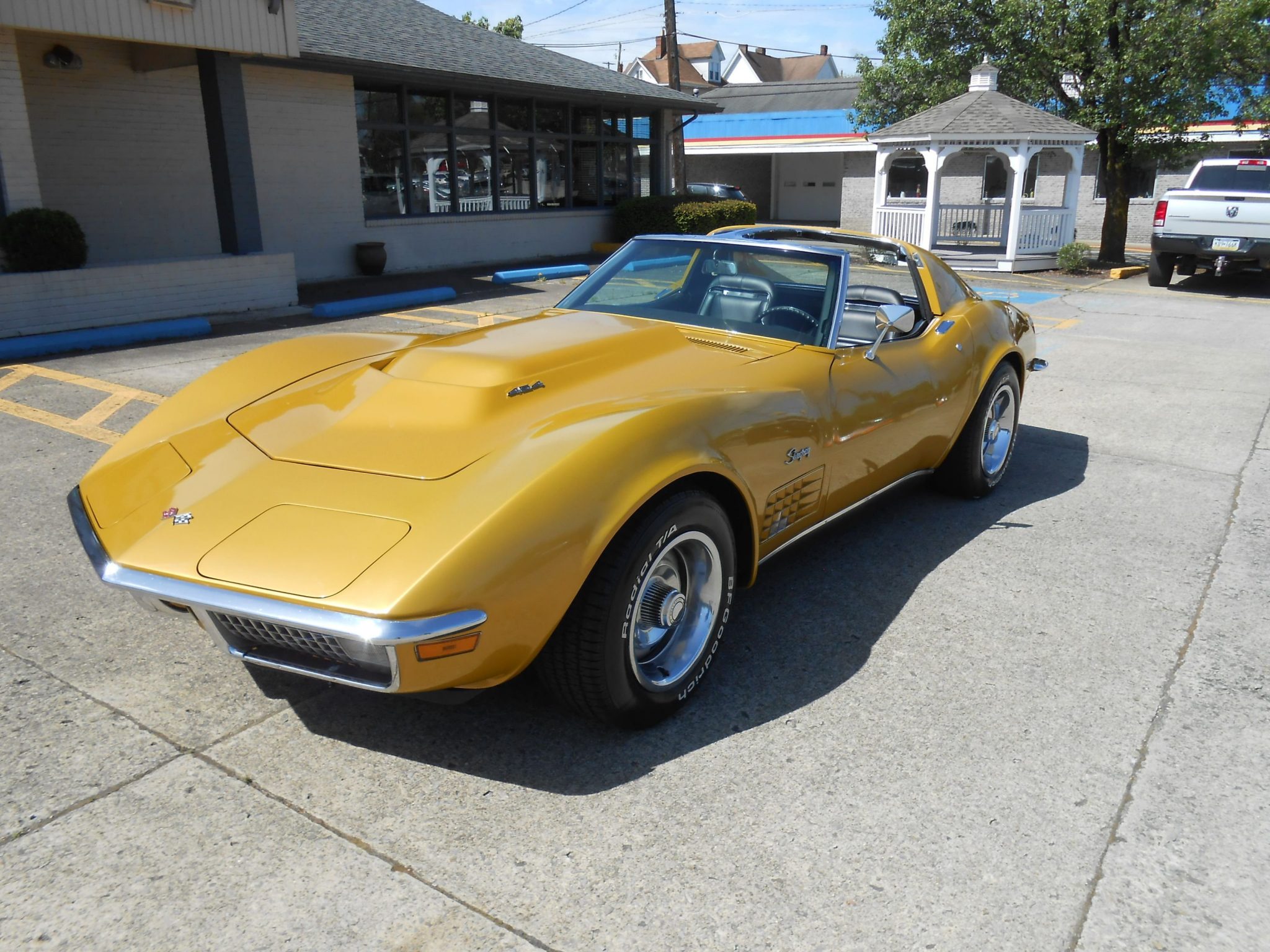 War Bonnet Yellow 1972 Chevrolet Corvette