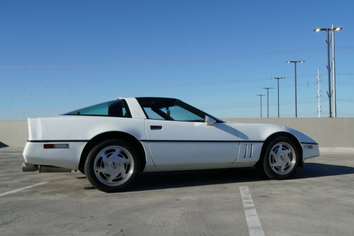 1989 Chevrolet Corvette Guide: Specs, Photos, Colors, Options, & More