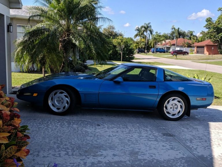 Quasar Blue 1990 Chevrolet Corvette