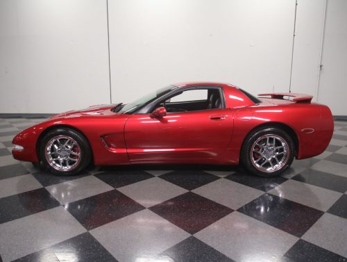 Magnetic Red 2000 Chevrolet Corvette