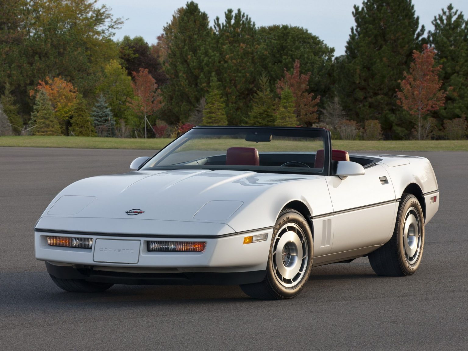 White 1986 Chevrolet Corvette