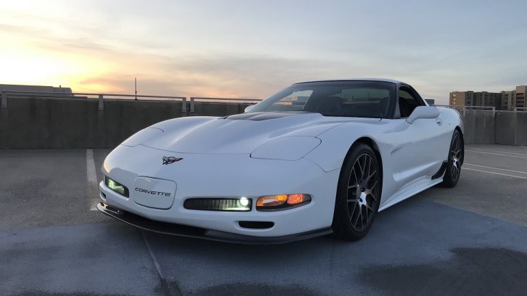 Arctic White 2000 Chevrolet Corvette