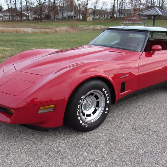 1982 Corvette Colors Archives - CorvSport.com