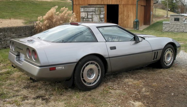 Medium Gray 1986 Chevrolet Corvette