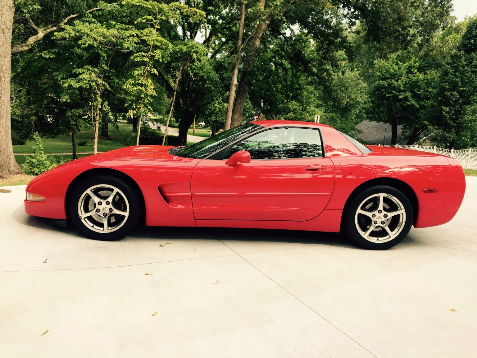 Torch Red 2000 Chevrolet Corvette