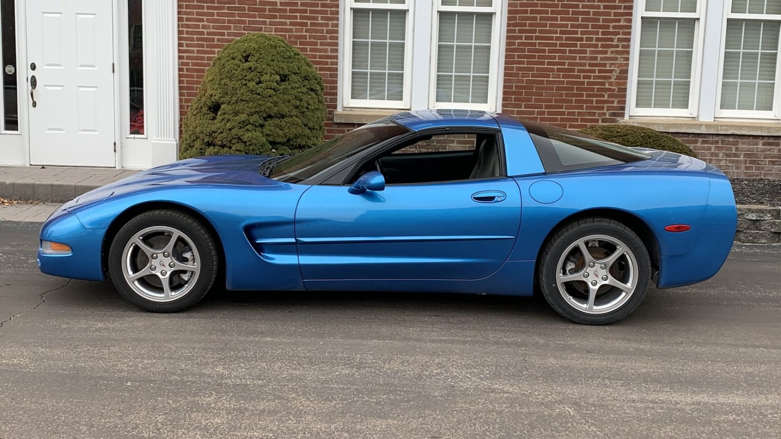 Nassau Blue 2000 Chevrolet Corvette