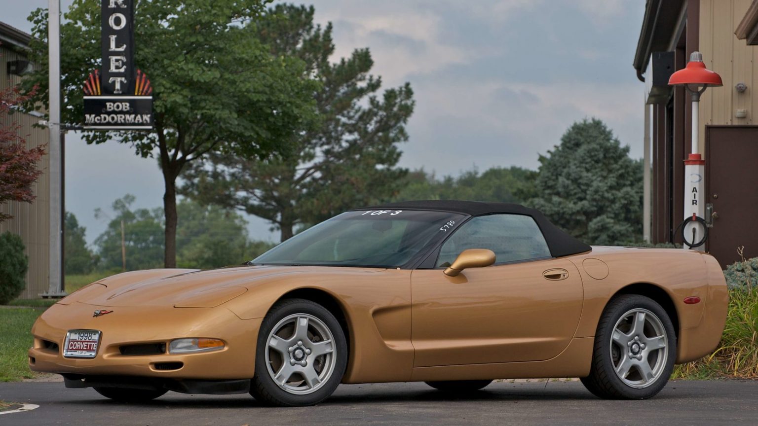 Aztec Gold 1998 Chevrolet Corvette