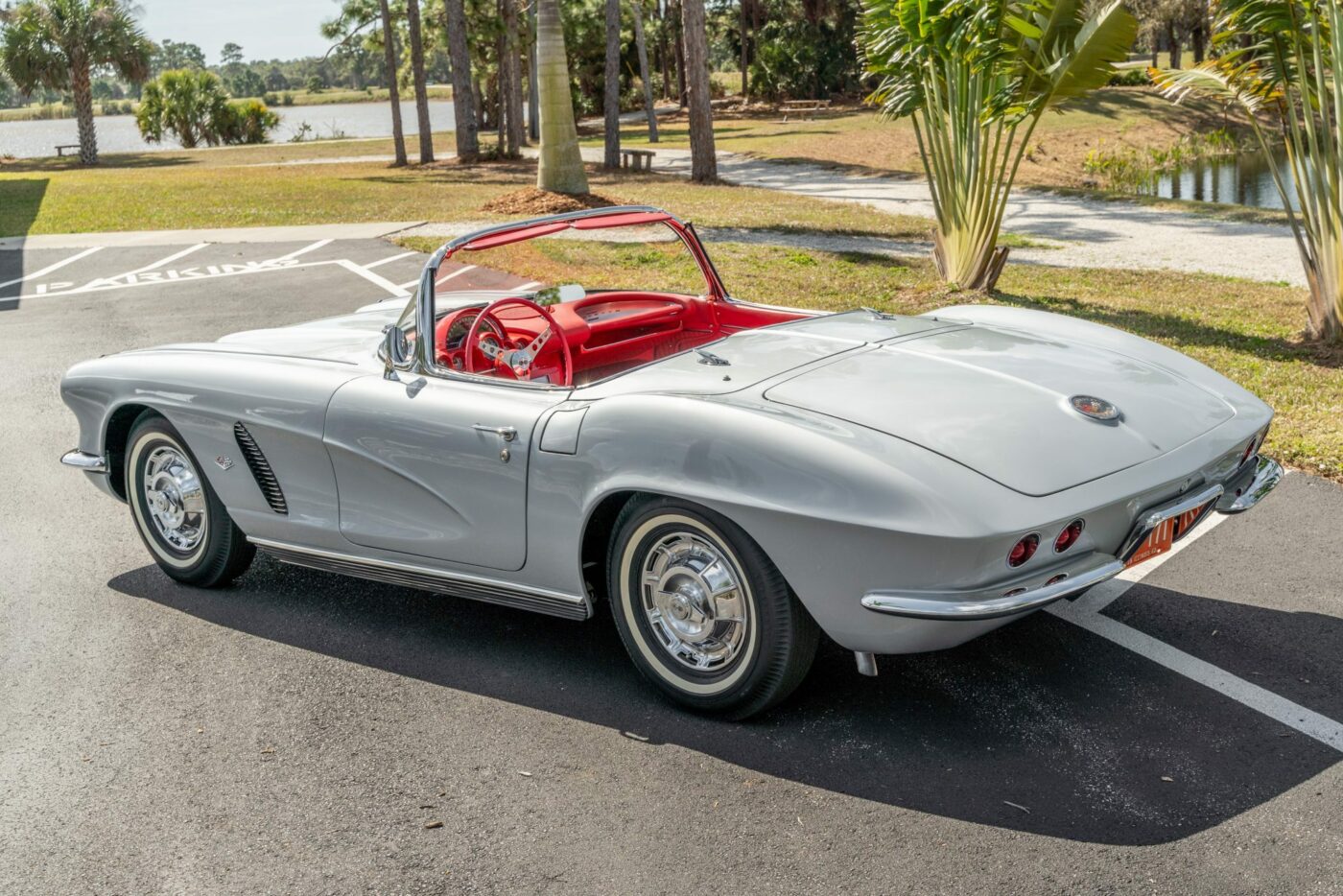 FOR SALE: Sateen Silver 1962 C1 Corvette