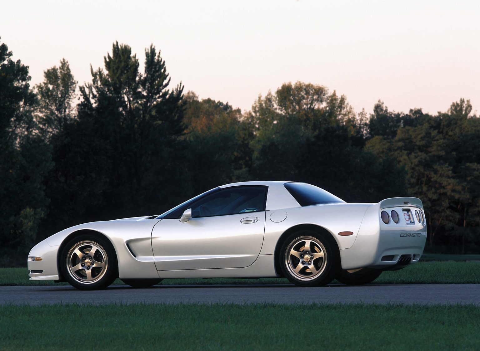 Corvette Of The Day: 2002 Chevrolet Corvette Z06 White Shark Concept
