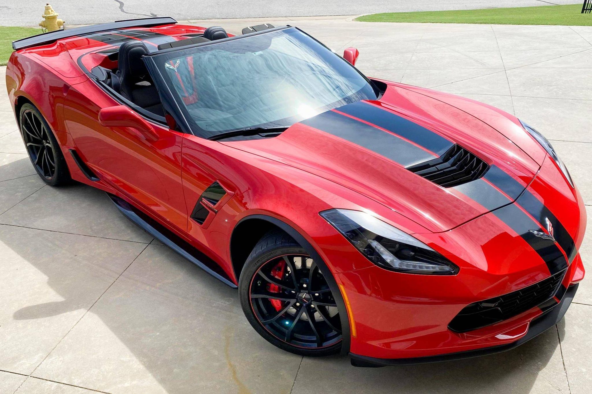 2019 Chevrolet Corvette Guide: Specs, Photos, Colors, Options, & More