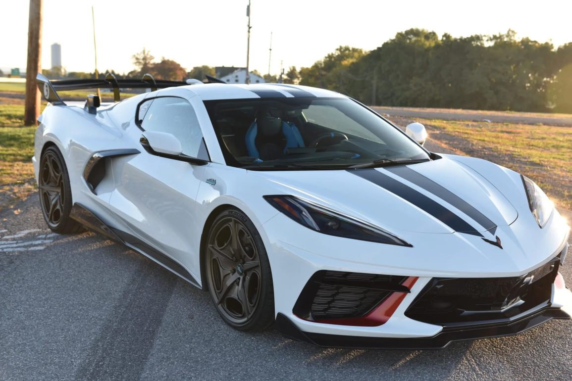 2021 C8 Chevrolet Corvette: Image Gallery & Pictures