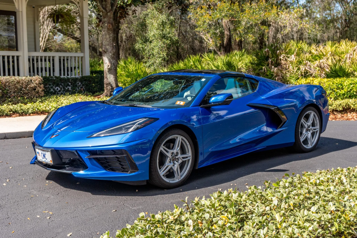 2021 C8 Chevrolet Corvette: Image Gallery & Pictures