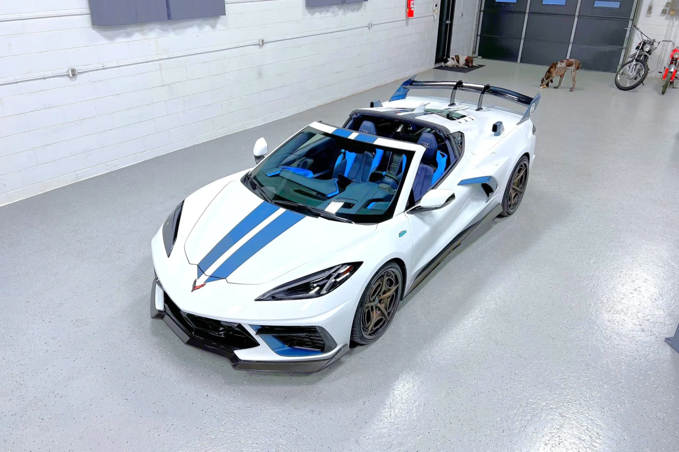 2022 C8 Chevrolet Corvette: Image Gallery & Pictures