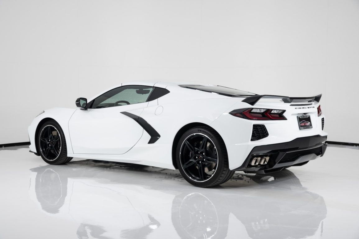 2022 C8 Chevrolet Corvette: Image Gallery & Pictures