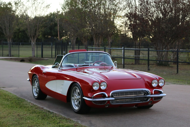 FOR SALE: Modified 1962 Chevrolet Corvette