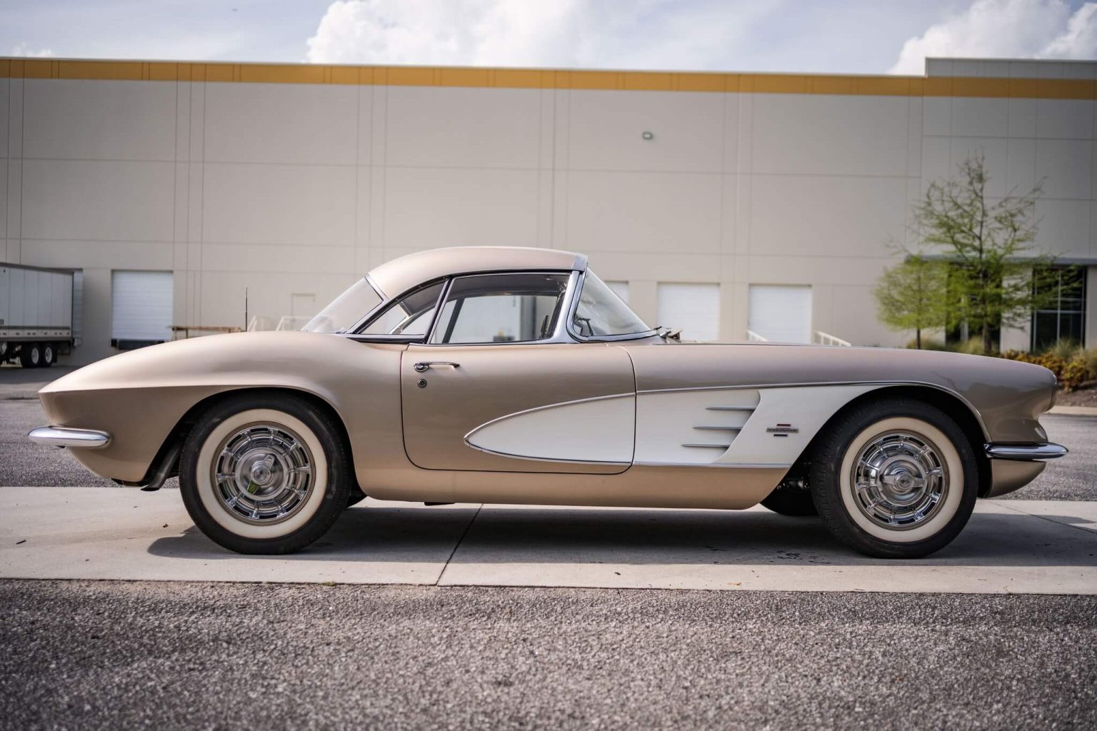 FOR SALE: 1961 Chevrolet Corvette