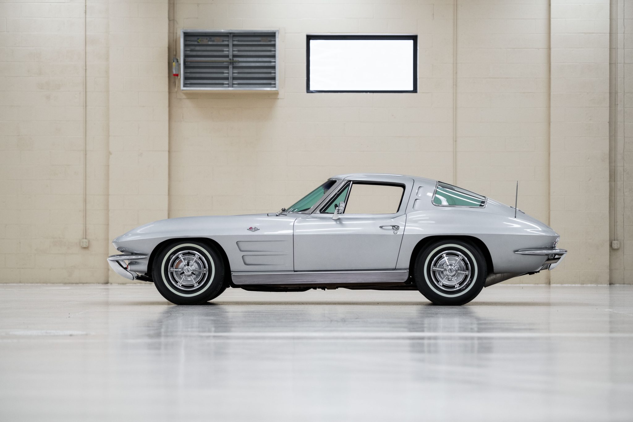 FOR SALE: 1963 Chevrolet Corvette Sting Ray 'Split-Window' Coupe
