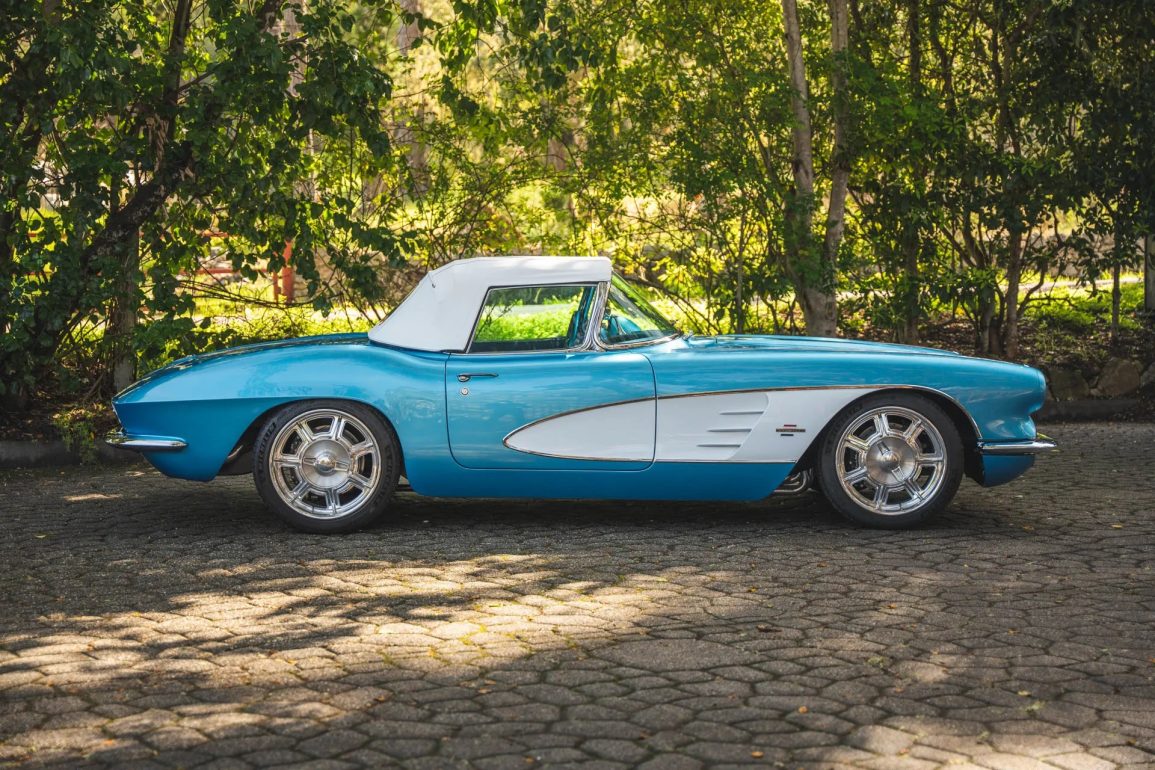 1958-Chevy-Corvette-Restomod-Blue-25-32574 | | CorvSport.com