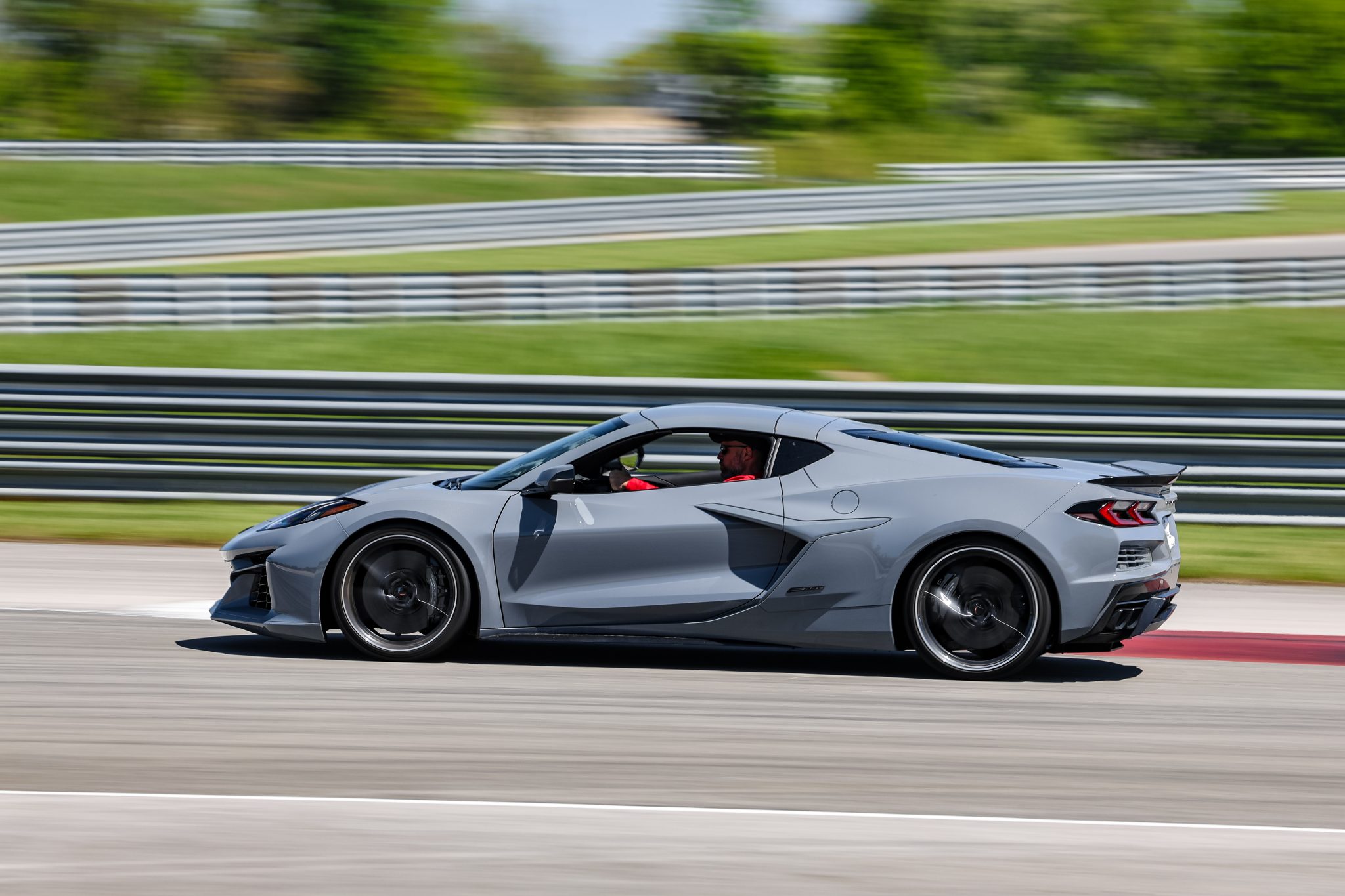 2025 Corvette E-Ray In-Depth Guide