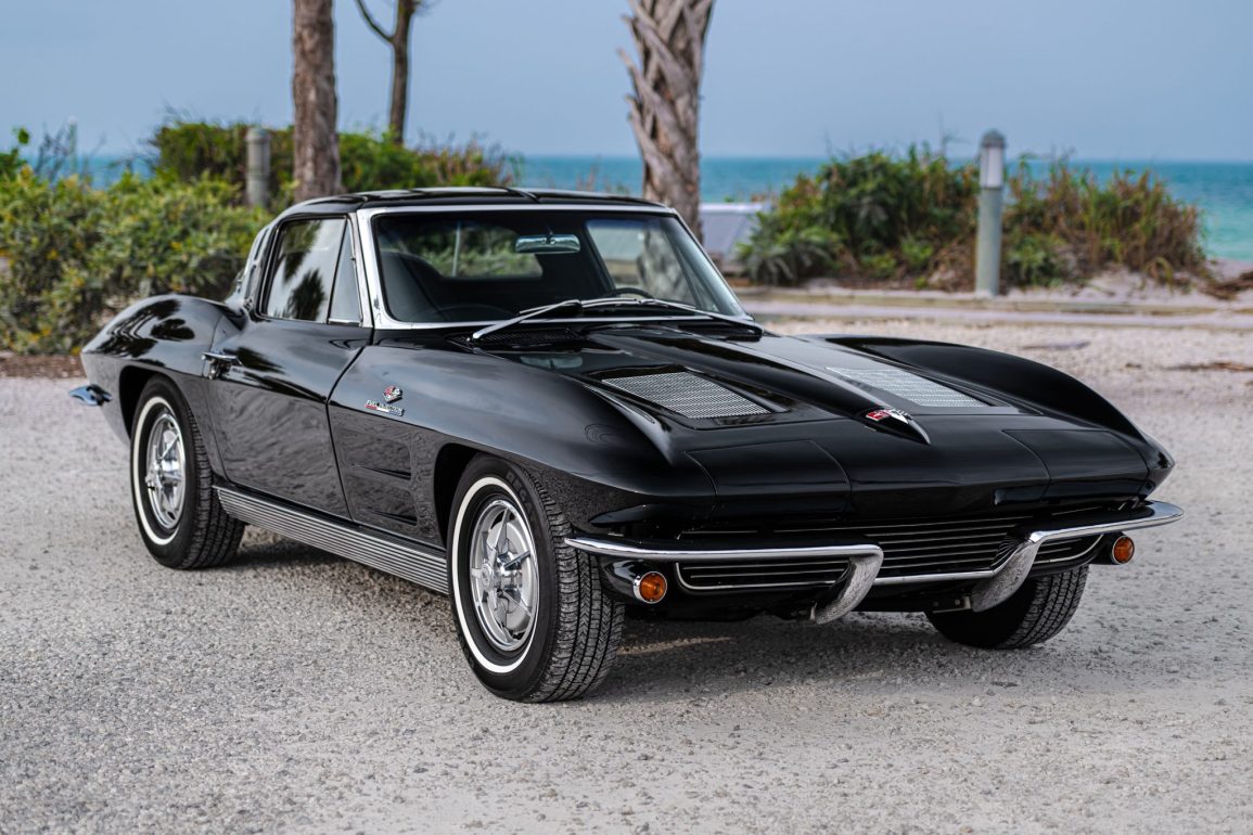 FOR SALE: 1963 Chevrolet Corvette Split-Window Coupe 327/360 Fuelie