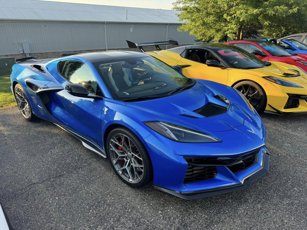 [Z-NEWS] More 2025 ZR1 Colors In The Wild! Raw ZR1 Sights And Sounds ...