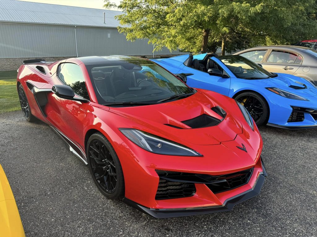 [Z-NEWS] More 2025 ZR1 Colors In The Wild! Raw ZR1 Sights And Sounds ...
