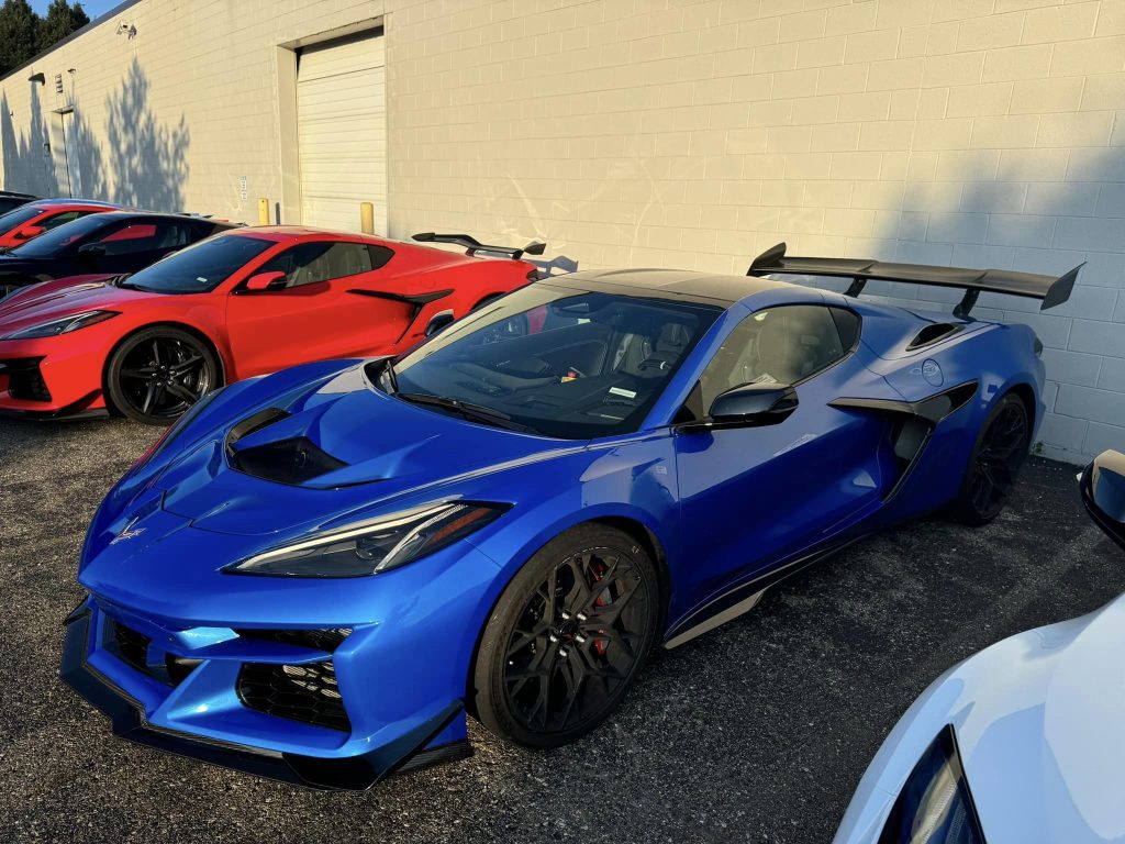 [Z-NEWS] More 2025 ZR1 Colors In The Wild! Raw ZR1 Sights And Sounds ...