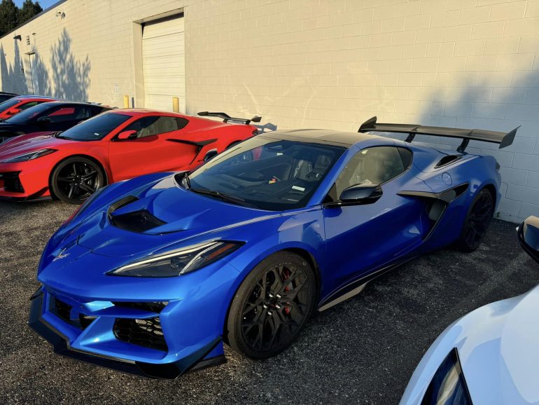 [Z-NEWS] More 2025 ZR1 Colors In The Wild! Raw ZR1 Sights And Sounds ...