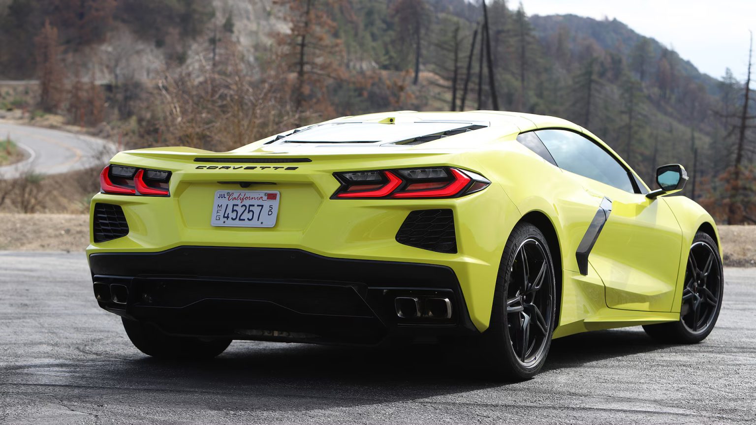 The Mid-Engine Magic: How the C8 Corvette Redefined the Legend.