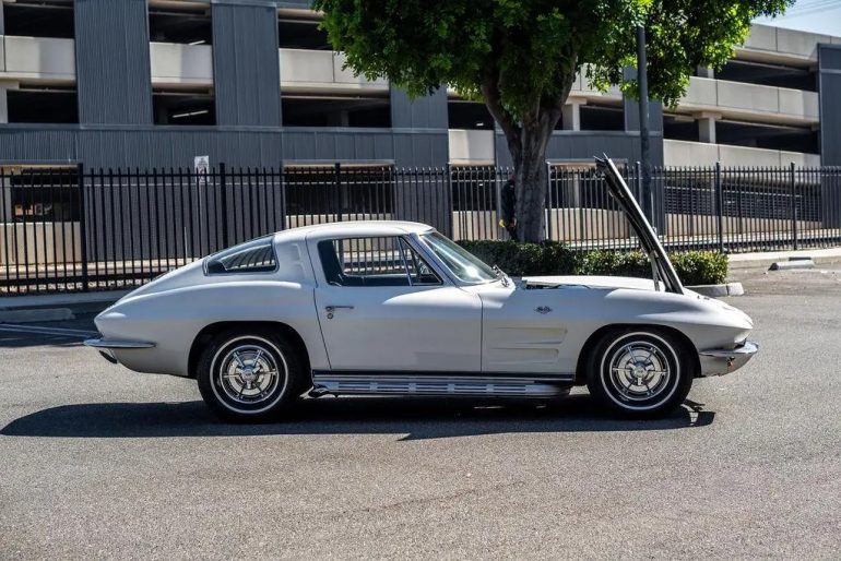 FOR SALE: 1963 Chevrolet Corvette Split-Window Coupe L76 327/340