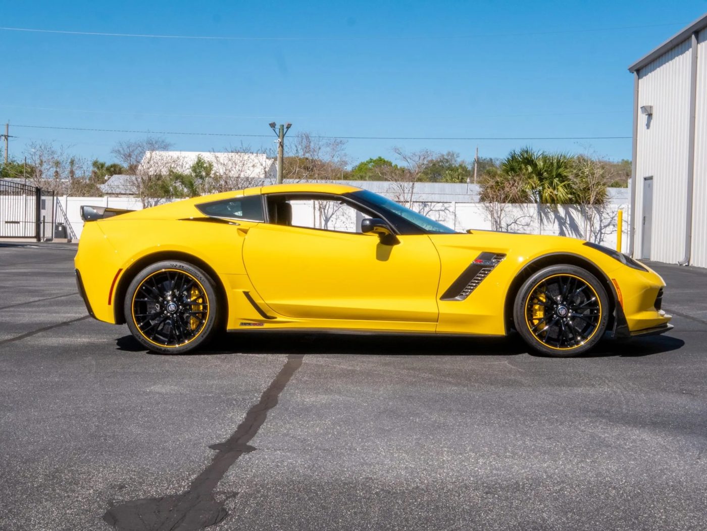 2016-Chevrolet-Corvette-Z06-Coupe-C7.R-Hennessey-HPE800 (2 ...