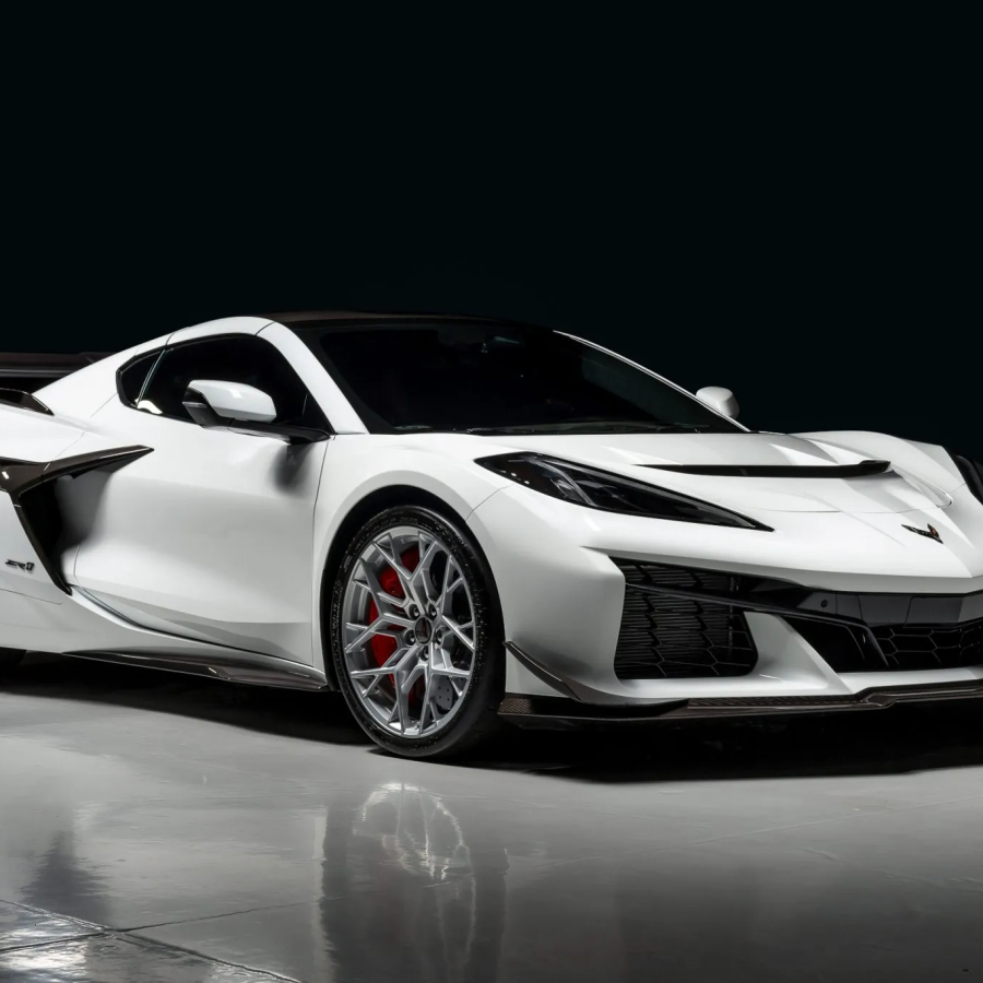 A Closer Look At Corvette C8 Stingray R