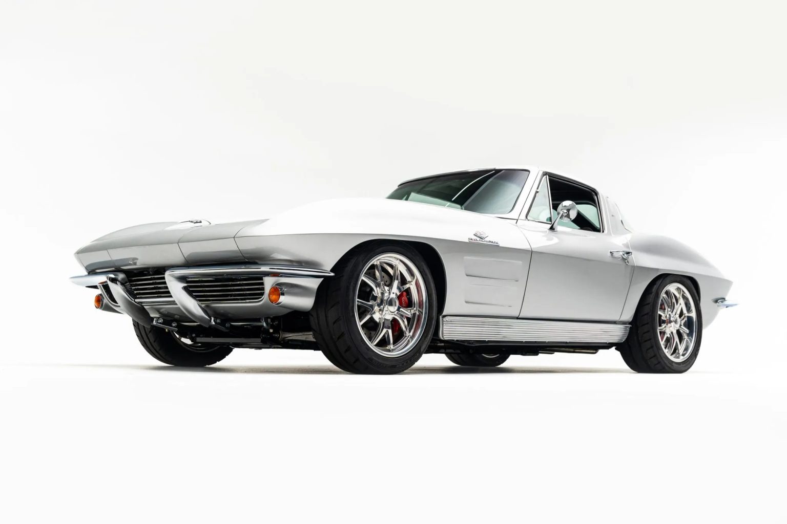 1963-Chevrolet-Corvette-Split-Window-Restomod (7) | | CorvSport.com