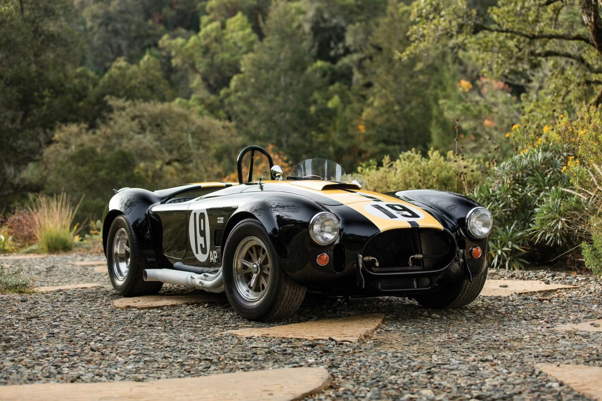 Shelby Cobra Killers: When GM Built One in Secret and Backed Another in ...
