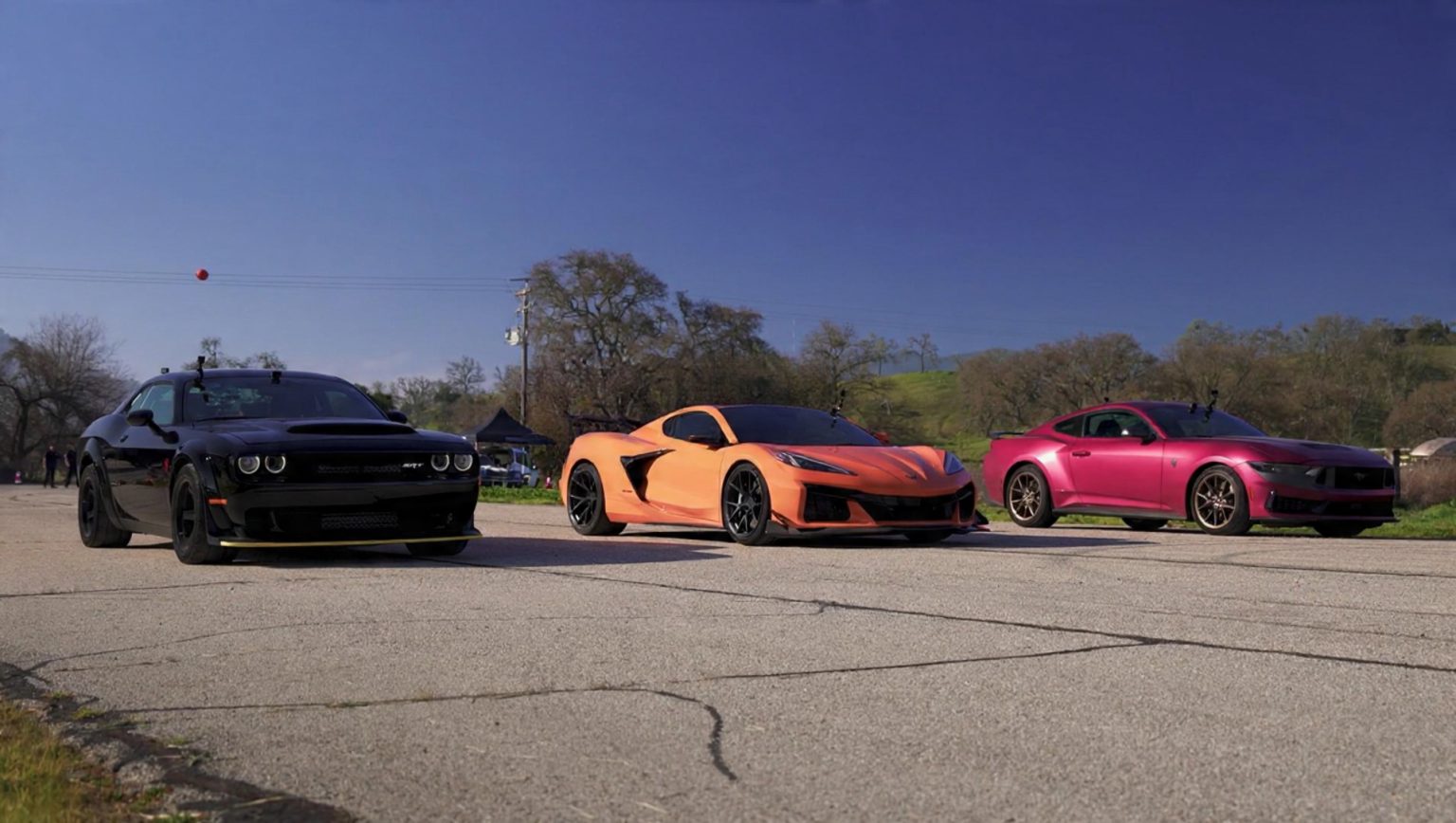 VIDEO: Corvette Z06 Drag Races Two American V8 Rivals