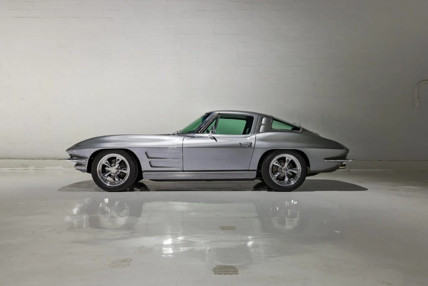 1963-Chevrolet-Corvette-Split-Window-Coupe (2) | | CorvSport.com