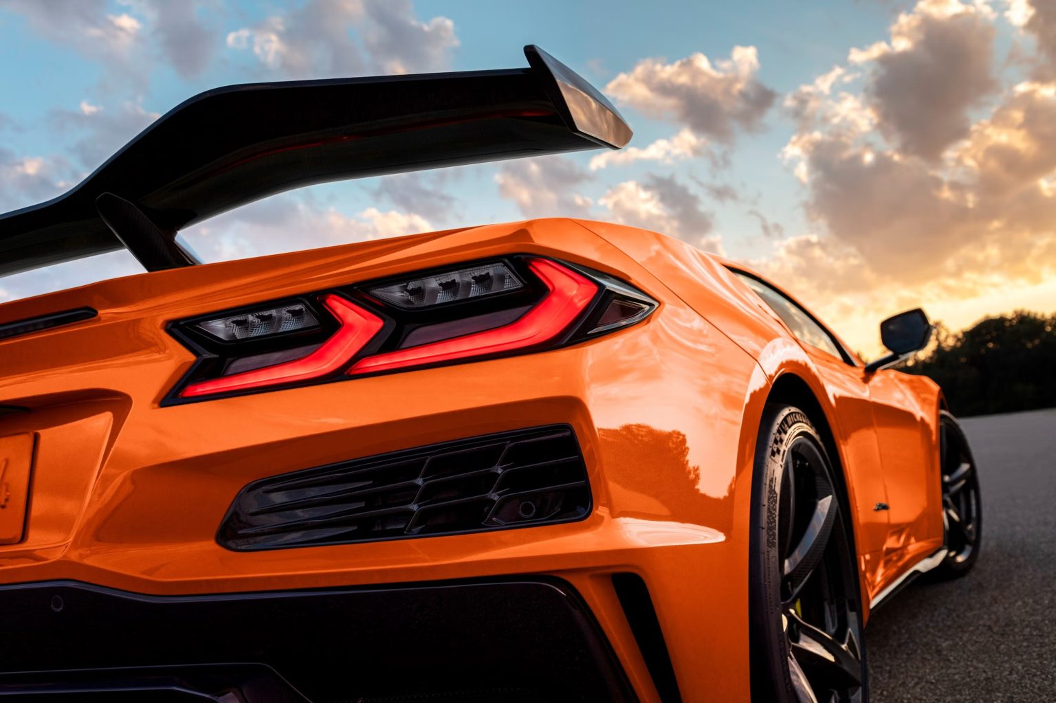 GM Halts C8 Corvette Sales Over Rear Turn Signal Warning Defect