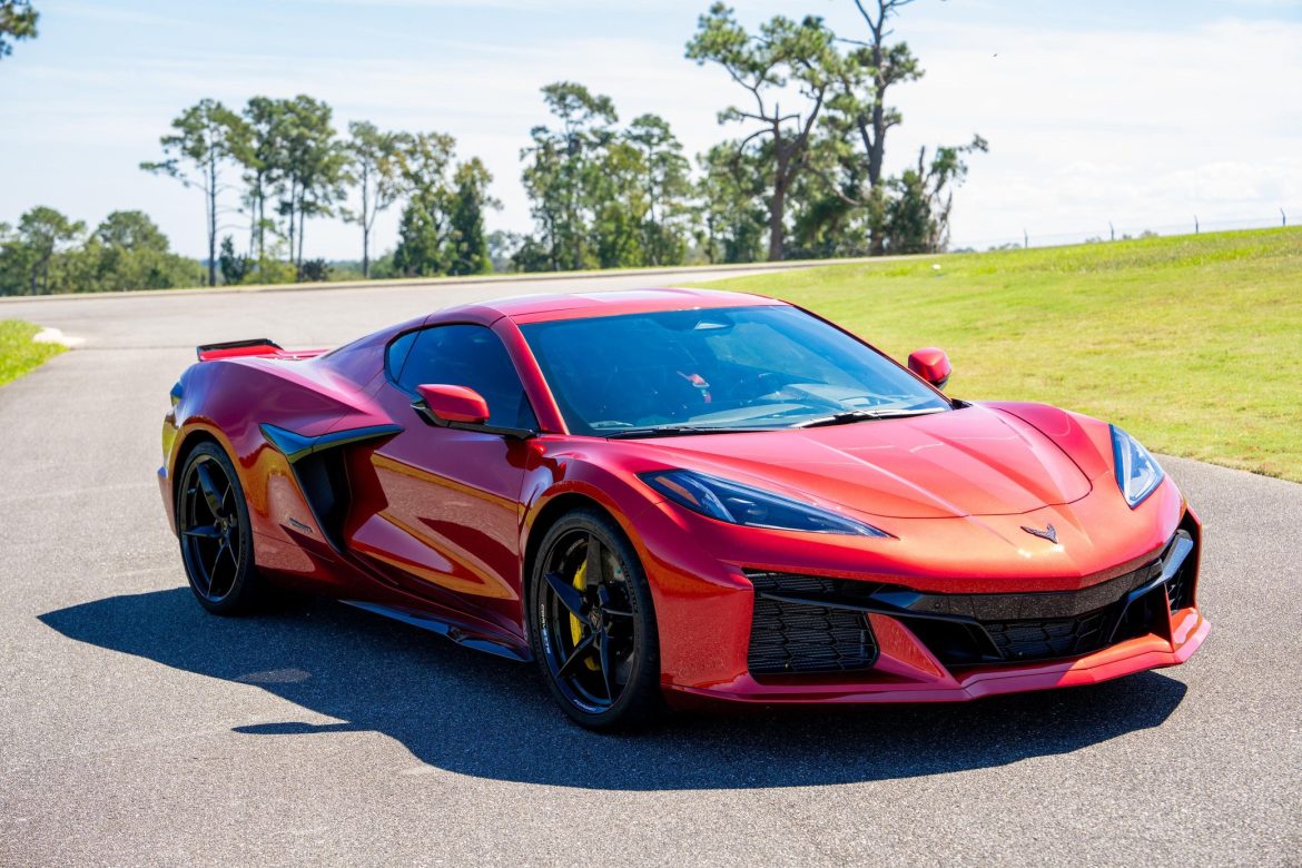 2025-Chevrolet-Corvette-E-Ray-Coupe (2) | | CorvSport.com